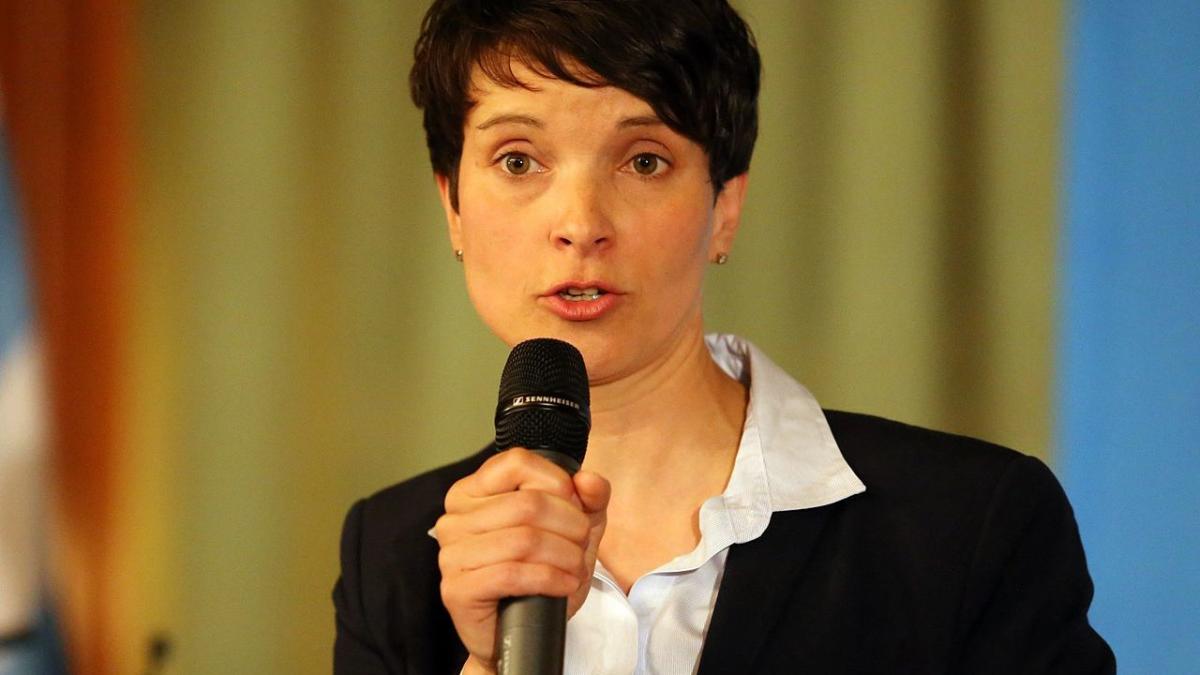 Frauke Petry verlässt AfD-Fraktion und bereitet wahrscheinlich eine ...