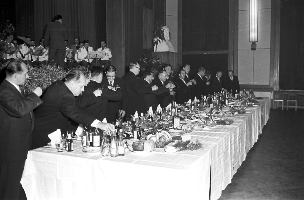 Digitalisierung im Stasi-Archiv: Akten zugänglich machen und ...
